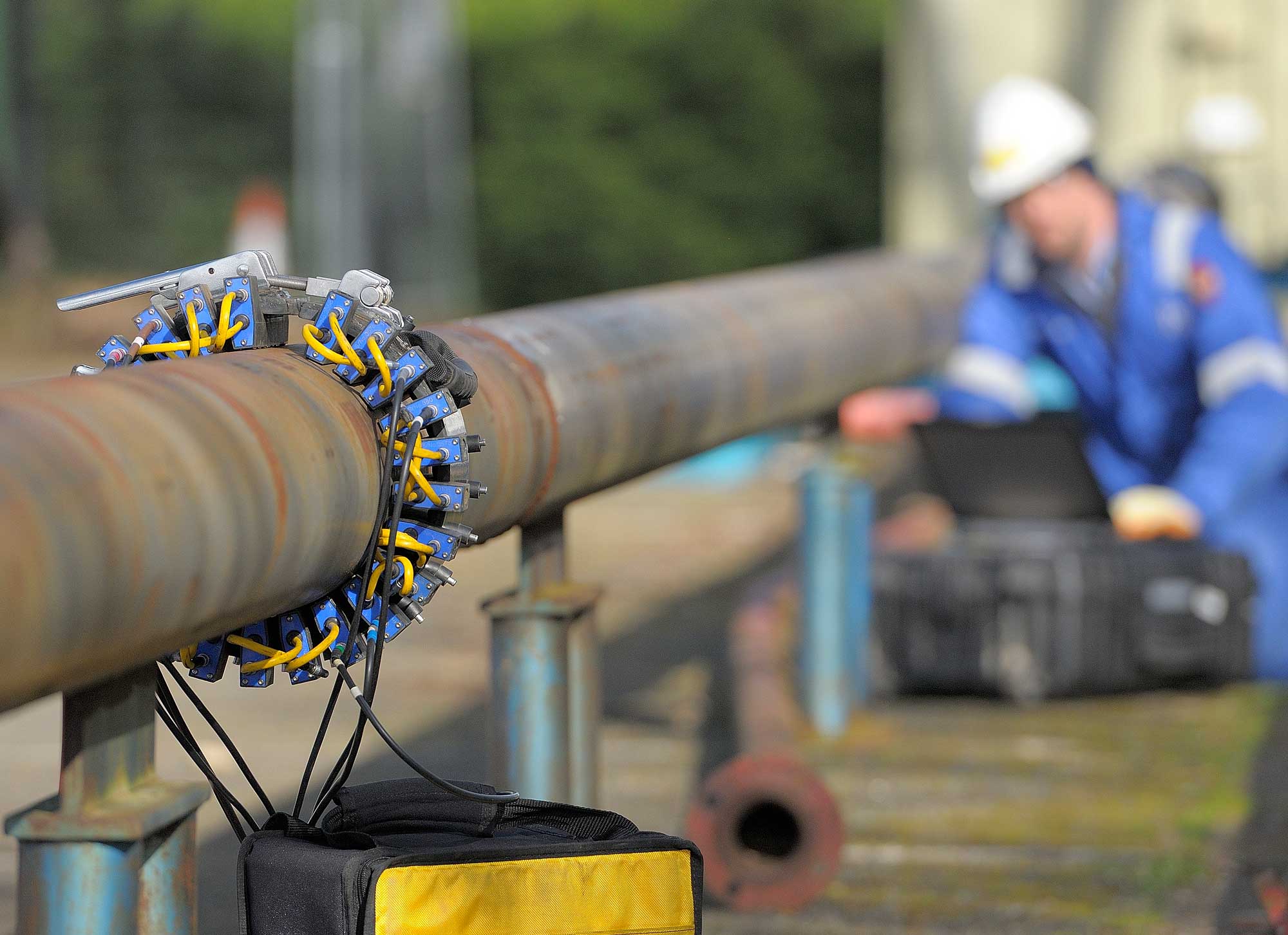 Long Range Ultrasonic Testing - TWI