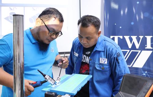 Transforming Welding Skills through AR Training - TWI South East Asia